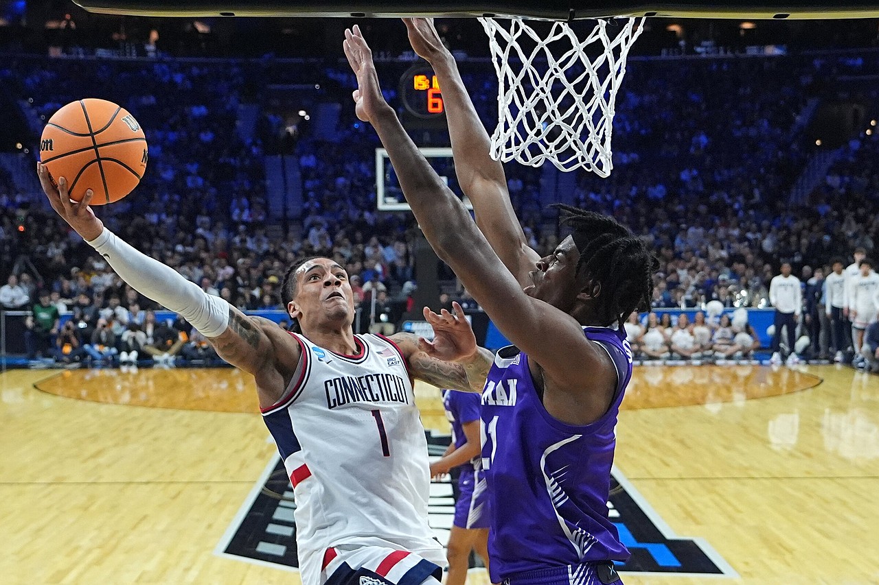 Furman transfer Cooper Bowser commits to Arkansas basketball after ...