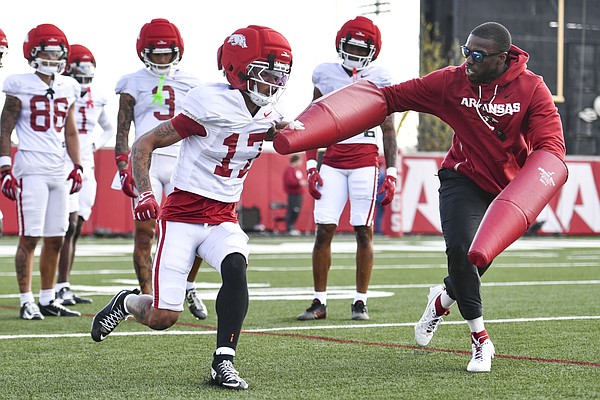 Arkansas football gains commitment of 4-star receiver | Whole Hog Sports