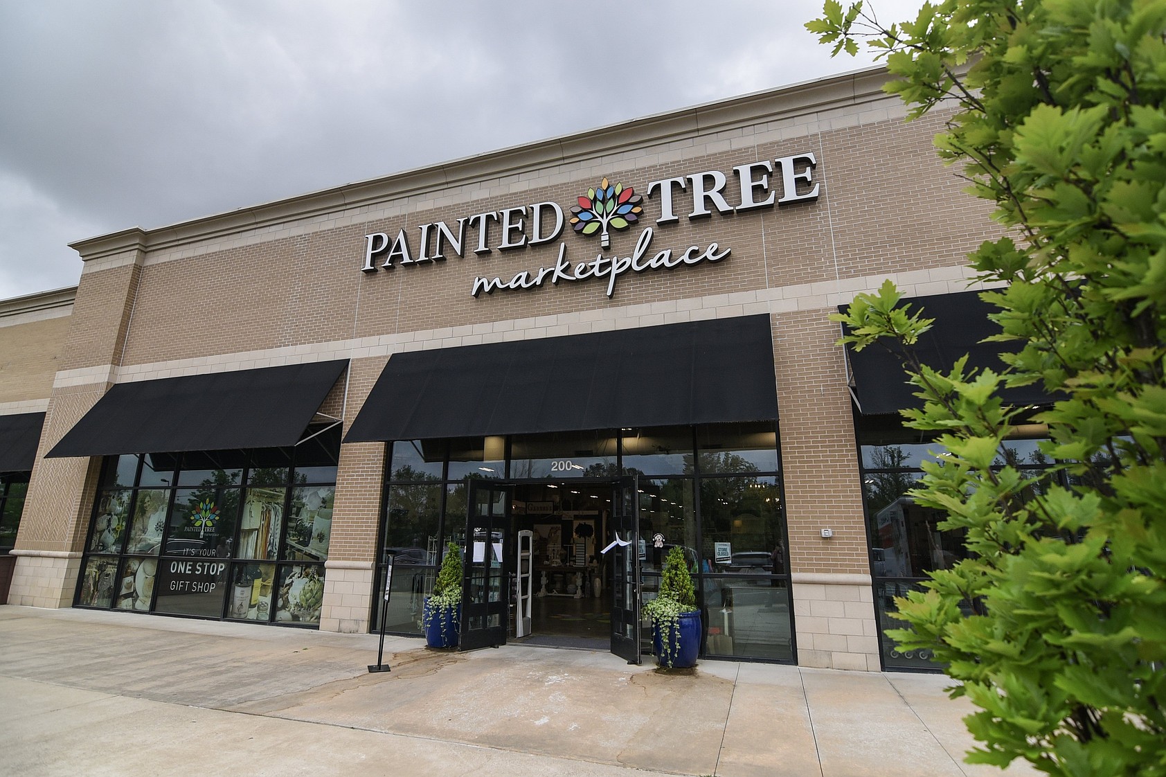 Painted Tree Boutiques closes all stores, vendors left scrambling | The ...