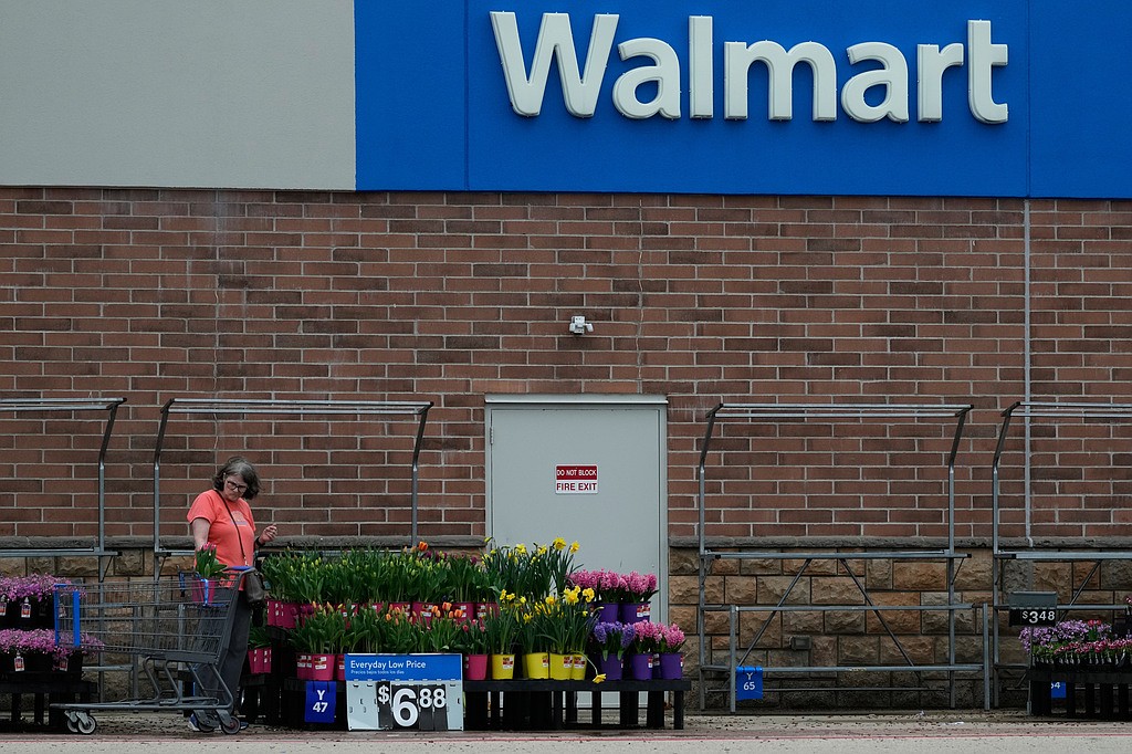 Walmart plans to remodel 650 locations in North America, build about 20 ...