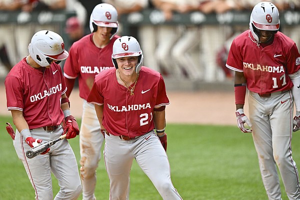Big seventh inning gives Oklahoma win in series finale at Arkansas ...