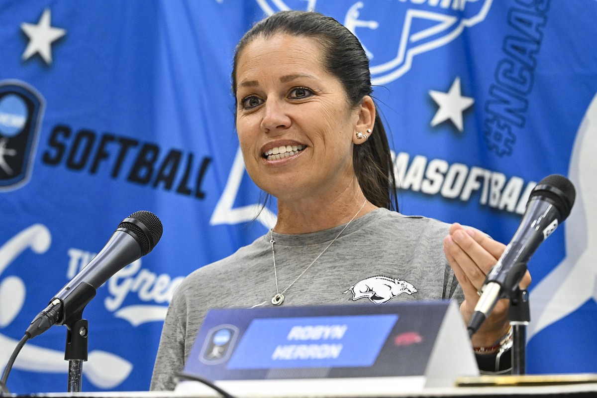Courtney Deifel press conference: Arkansas softball coach, players ...