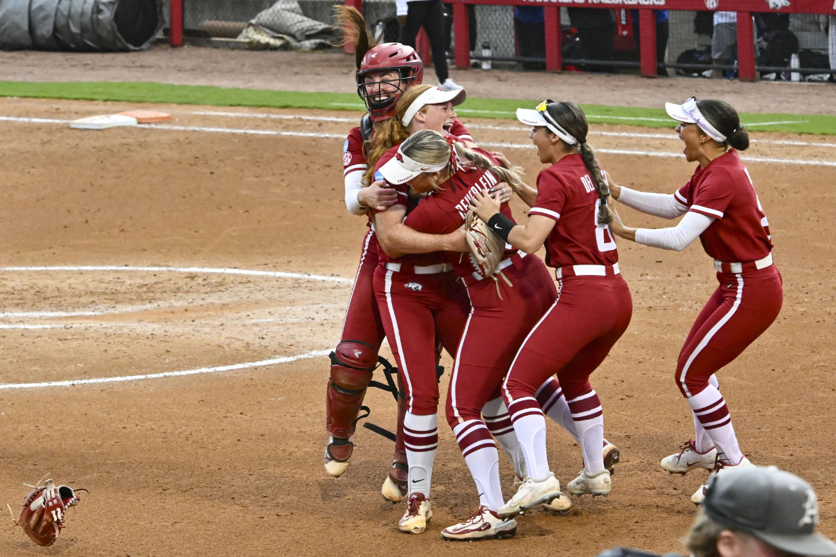 Arkansas softball clinches first trip to Women’s College World Series ...
