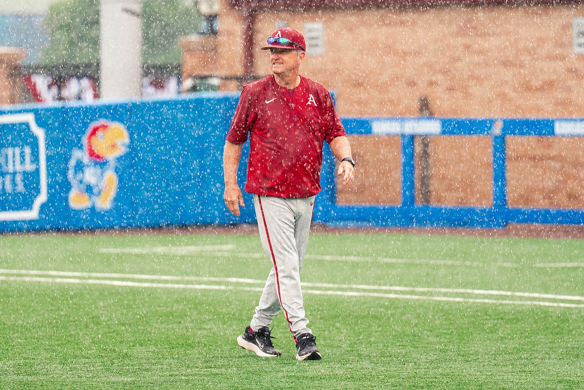 Arkansas coach Dave Van Horn is shown during a practice Thursday, May ...