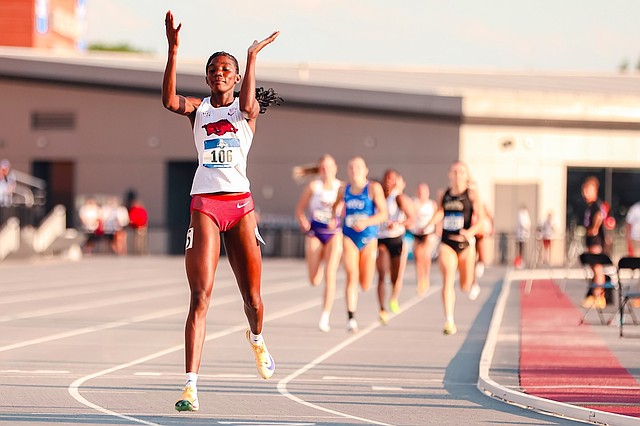 Sanu Jallow-Lockhart sets program record, Arkansas women's track ...