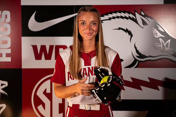 Notre Dame transfer infielder Ava Zachary signs with Arkansas softball ...