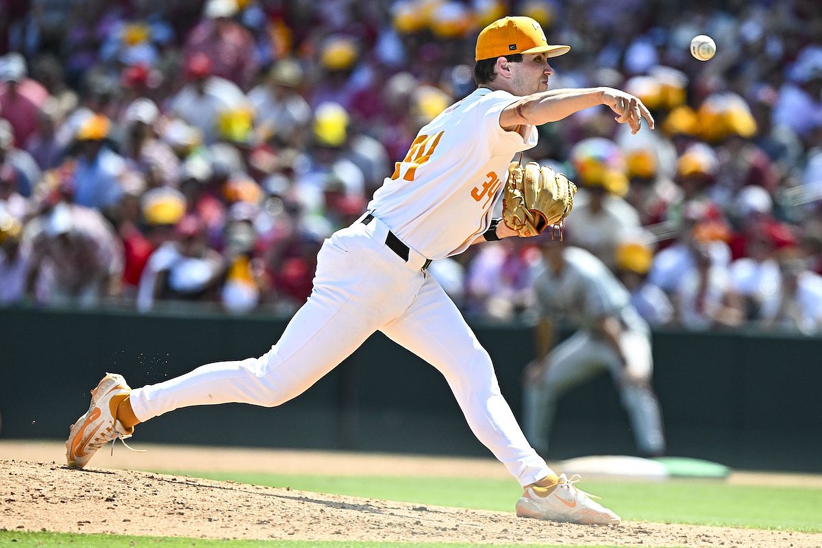 Arkansas baseball reportedly adds commitment from Tennessee pitcher ...