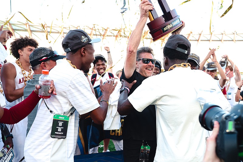Arkansas men's track and field wins first NCAA outdoor championship in ...