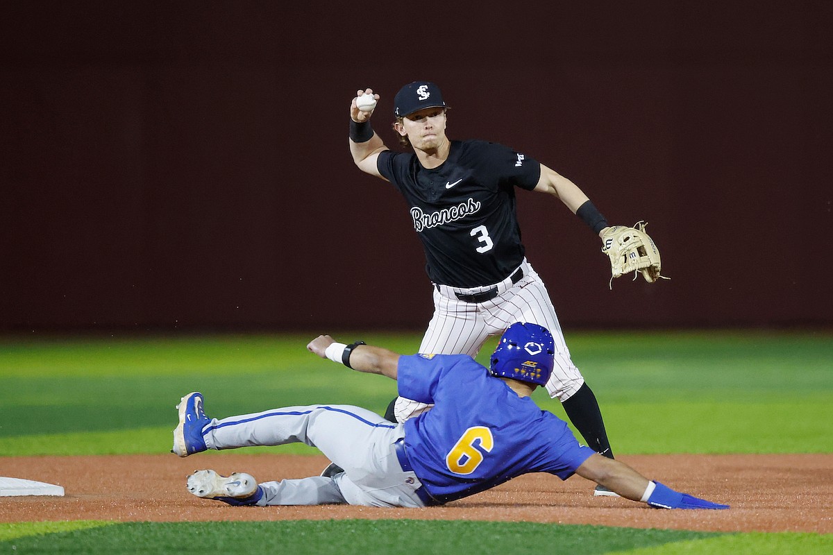 Arkansas baseball moves to No. 1 in transfer rankings with commitments ...
