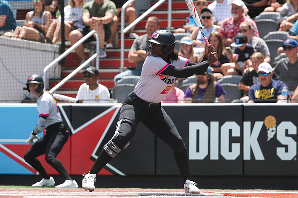 Arkansas softball's AUSL contingent off to hot starts | Whole Hog Sports