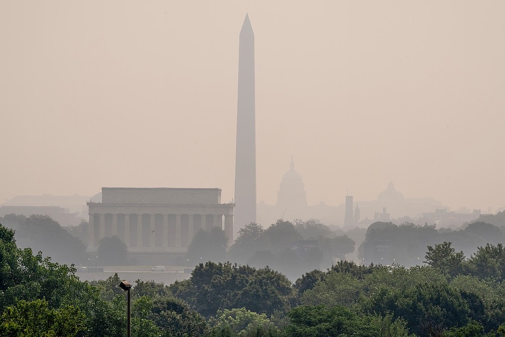 Wildfire smoke from Canada and Minnesota pushes farther into the US and ...