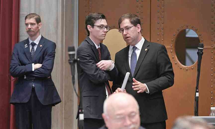 Missouri House GOP surprises Senate, kills $500M construction bill ...