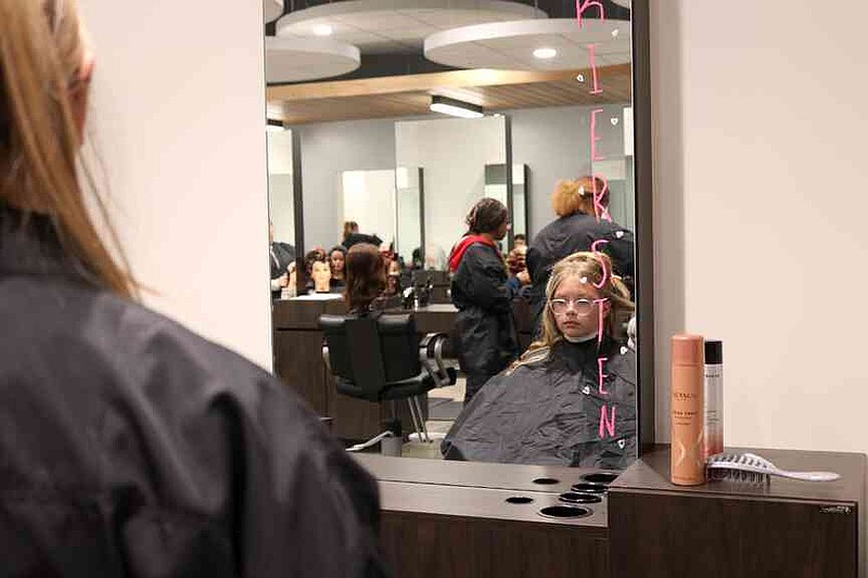 Nichols cosmetology students prep fifth graders for promotion ...