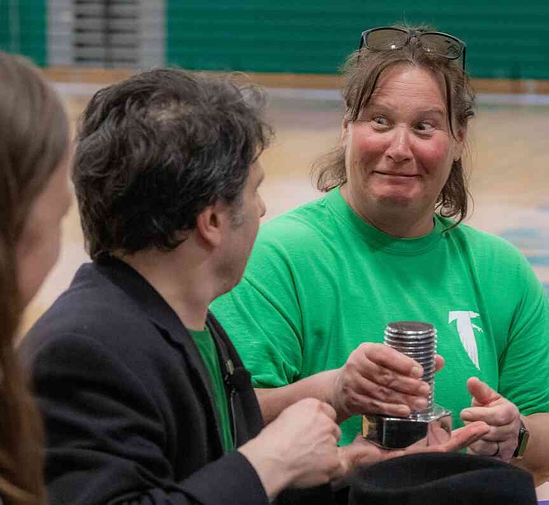 Blair Oaks middle-schoolers savor the magic | Jefferson City News Tribune