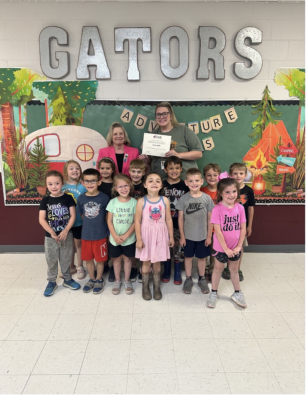 Foreman, Arkansas, teacher receives DAR grant for kindergartners ...