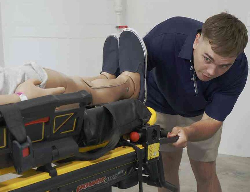 Cole County EMS hosts first day of classes | Jefferson City News Tribune