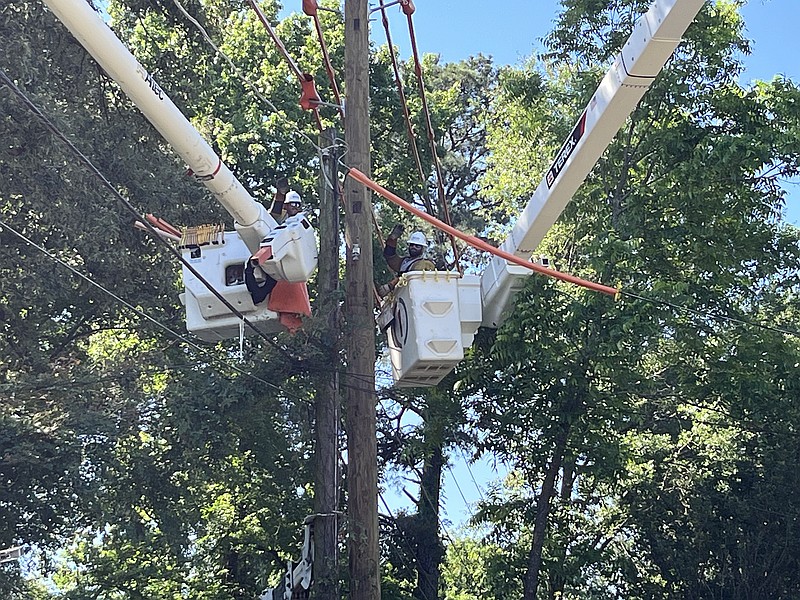 SWEPCO project to replace over 21,600 utility poles underway ...