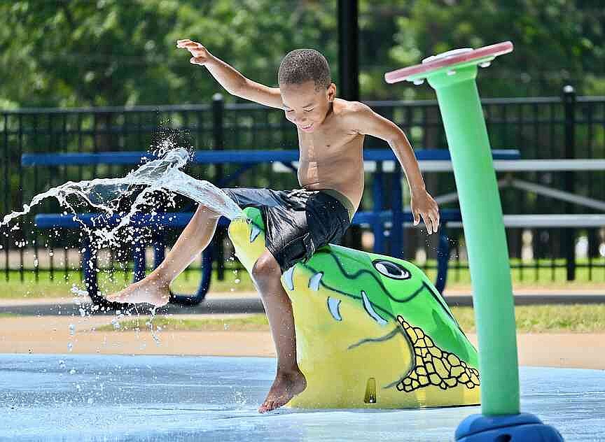 GALLERY | Rotary Splash Pad opens for season | Texarkana Gazette
