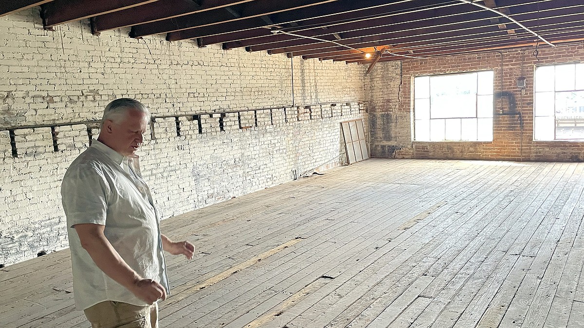 Historic downtown Texarkana, Arkansas, building renovation progressing ...
