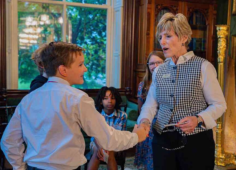 Little learners taught manners at mansion | Jefferson City News Tribune
