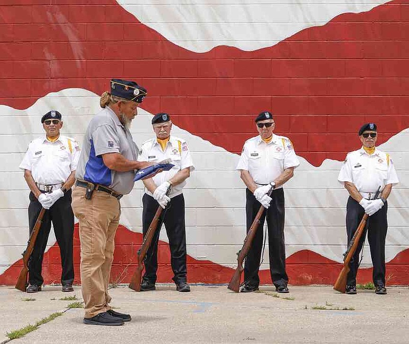 American Legion honors flags through retirement ceremony | Jefferson ...