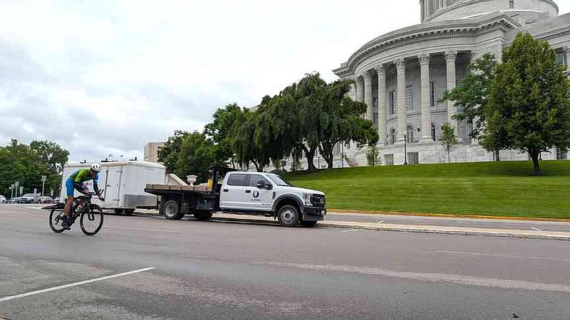 Bicyclists on cross country trek make pit stop in Jefferson City ...