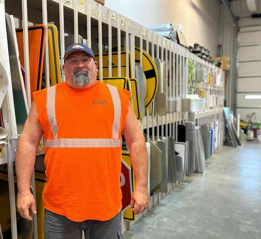 Crew leader manages Jefferson City sign team | Jefferson City News Tribune