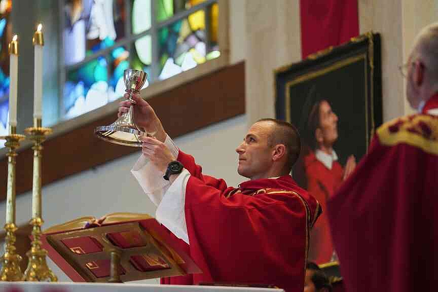 US diocese defies trends, ordains its largest class of Catholic priests in decades | Jefferson ...