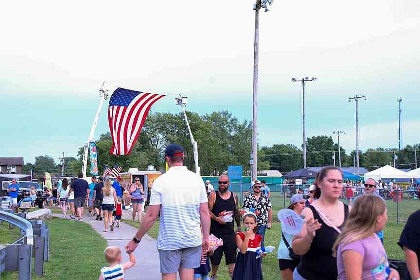 Holts Summit fireworks display was sparkling success | Fulton Sun