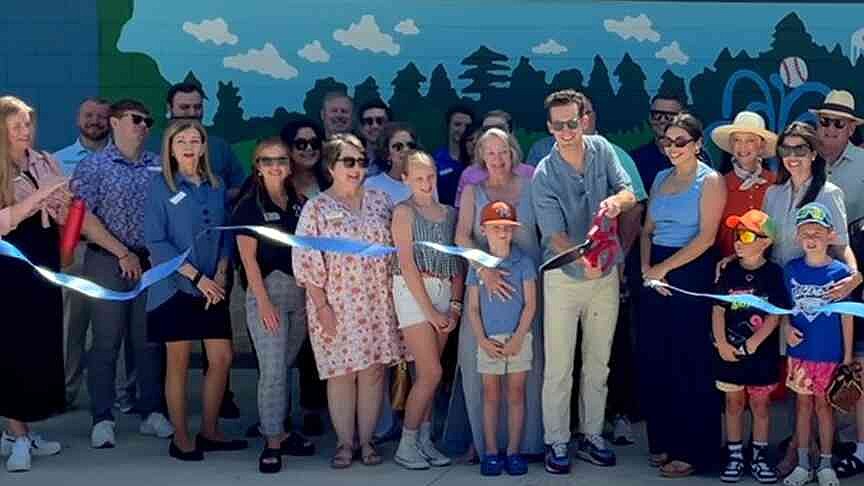 WATCH | Murals by Texarkana native dedicated at Swanger Baseball ...