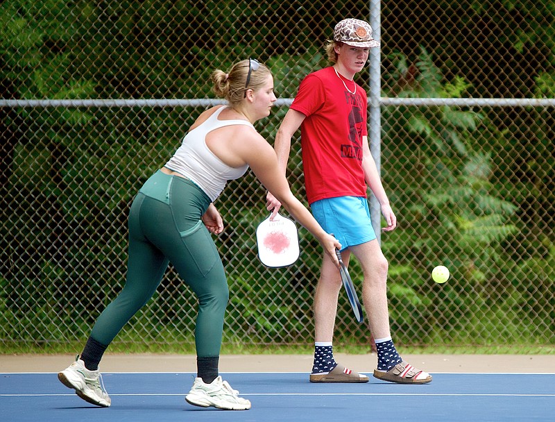 PHOTOS | Have paddle, will ball | Texarkana Gazette