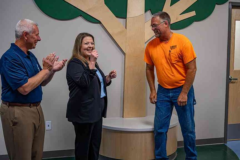 SLC leader receives key to new education center | Jefferson City News ...