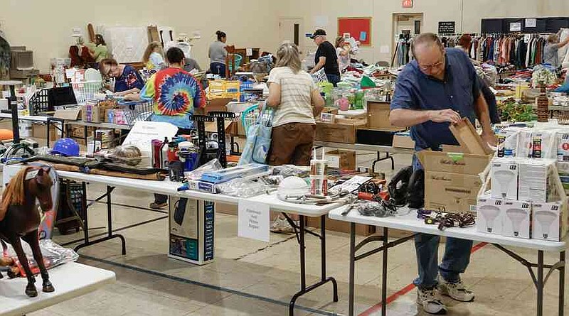 Customers hunt for treasures at Central Church rummage sale | Jefferson ...