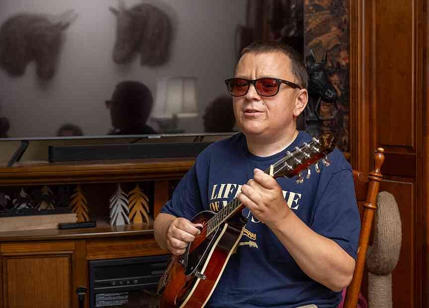 Local blind musician bringing bluegrass to Mokane World’s Fair | Fulton Sun