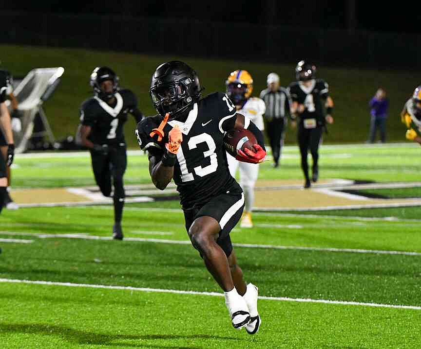 Prep Football: Returning starters give Hawks high expectations ...