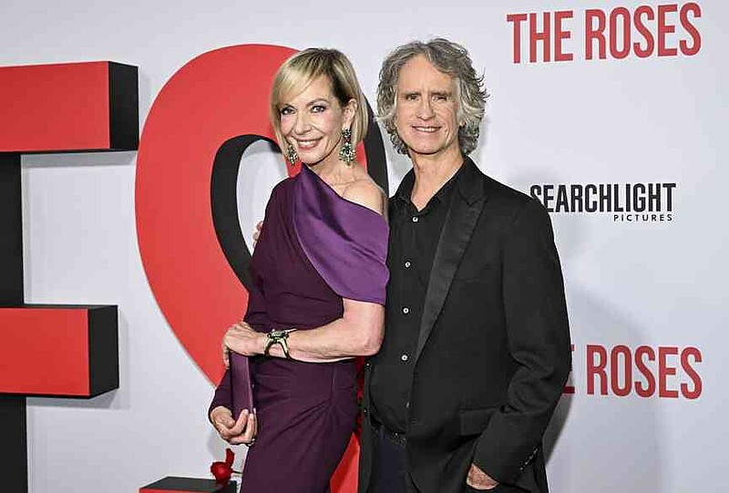 Movie Review: In ‘The Roses,’ Benedict Cumberbatch and Olivia Colman ...