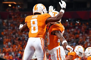 Vols notebook: Defensive back Colton Hood scores in dazzling debut ...