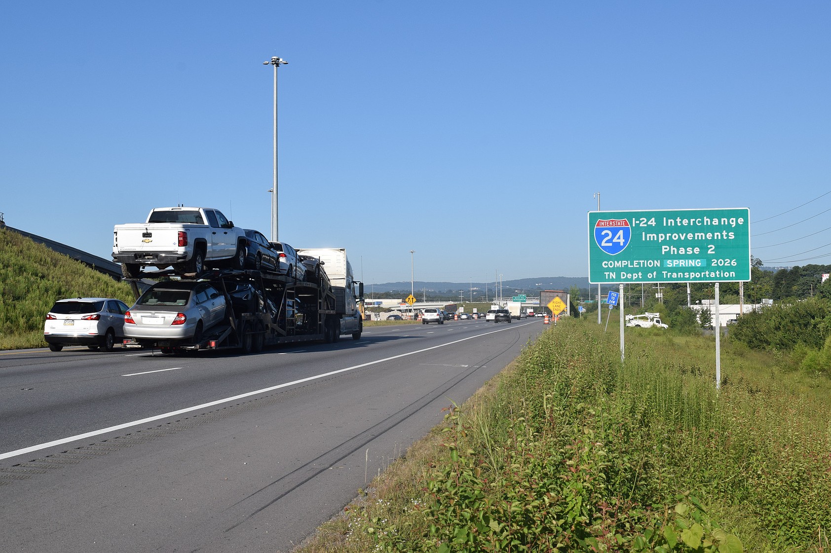 Sign changed to show correct date for interstate split project finish ...
