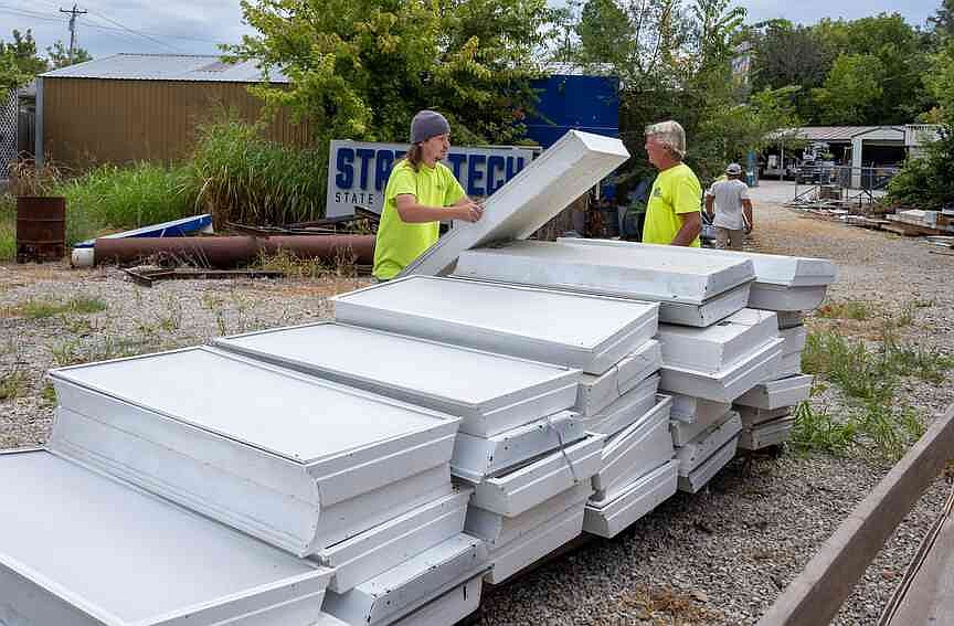 Fire damages Bee Seen Signs | Jefferson City News Tribune