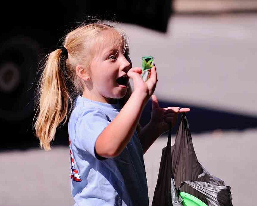 Labor, candy go hand in hand at parade | Jefferson City News Tribune
