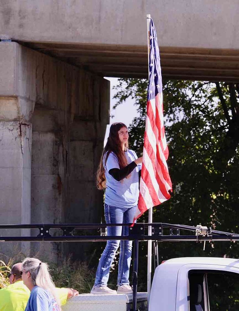 Labor, candy go hand in hand at parade | Jefferson City News Tribune