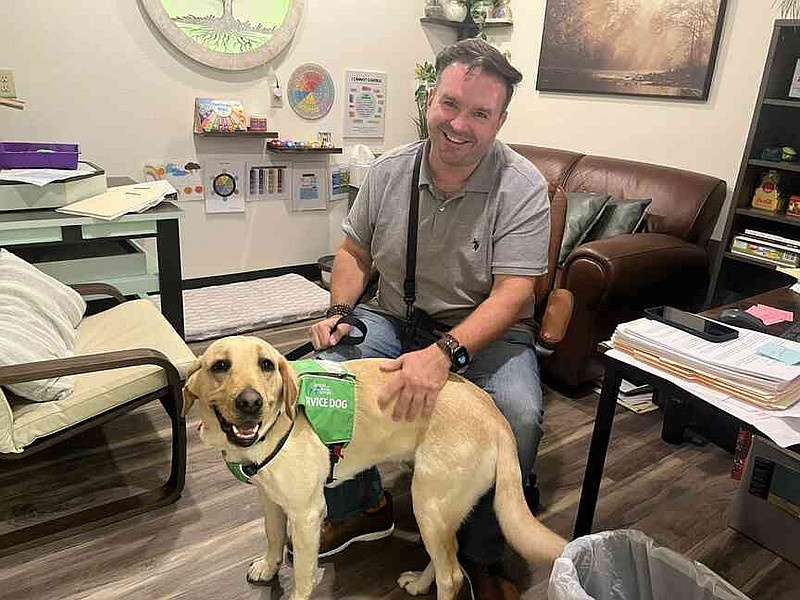 WATCH | ‘Unconditional love’: Service dog Yoshi joins Children’s Advocacy team | Texarkana Gazette