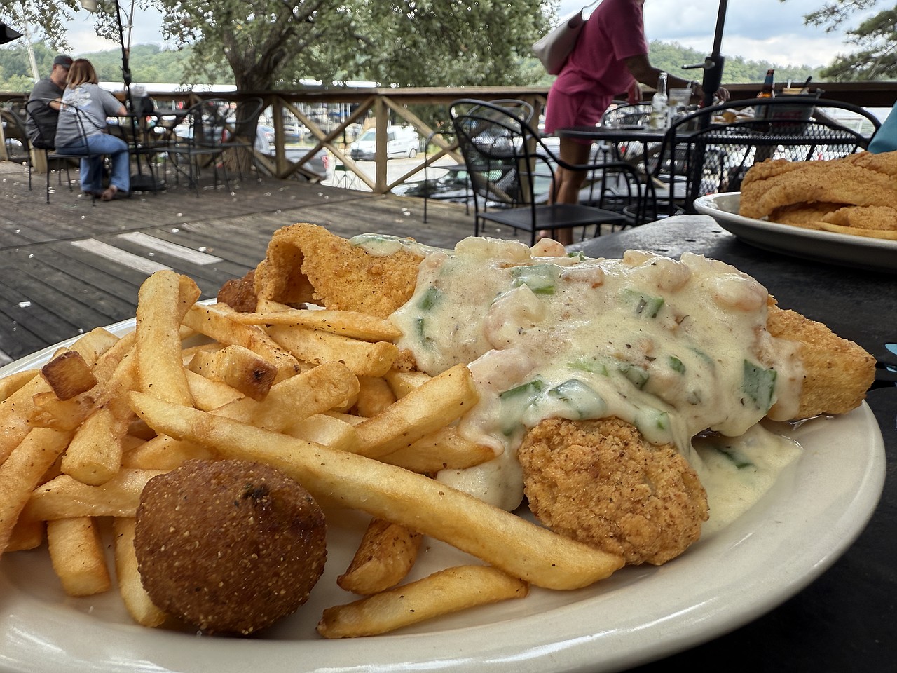 Dining Review: Catfish among the menu mainstays at Steve’s Landing in ...