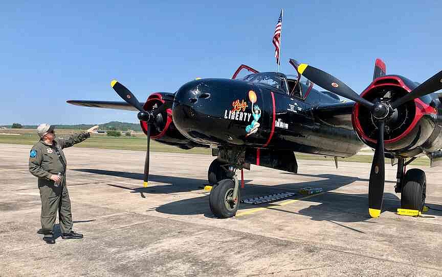 WWII bomber continues to teach | Jefferson City News Tribune