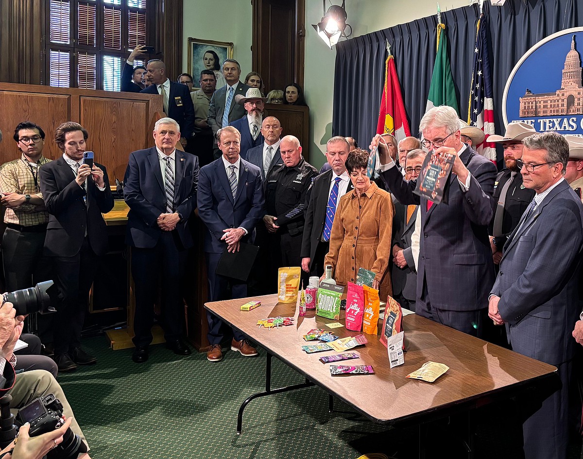 Texas Lt. Gov. Dan Patrick lashes out after executive order regulates ...