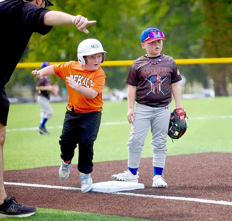 GALLERY | Swinging at Swanger | Texarkana Gazette