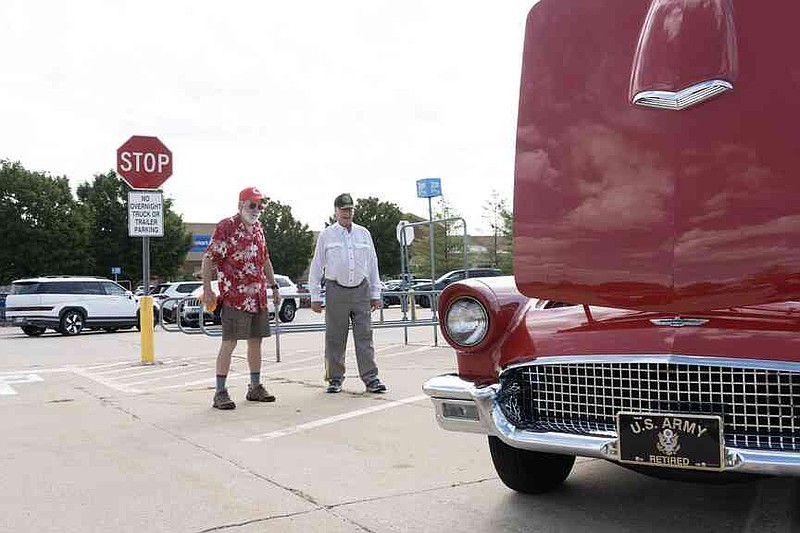 Old, new Ford vehicles on display at local car show | Jefferson City News Tribune
