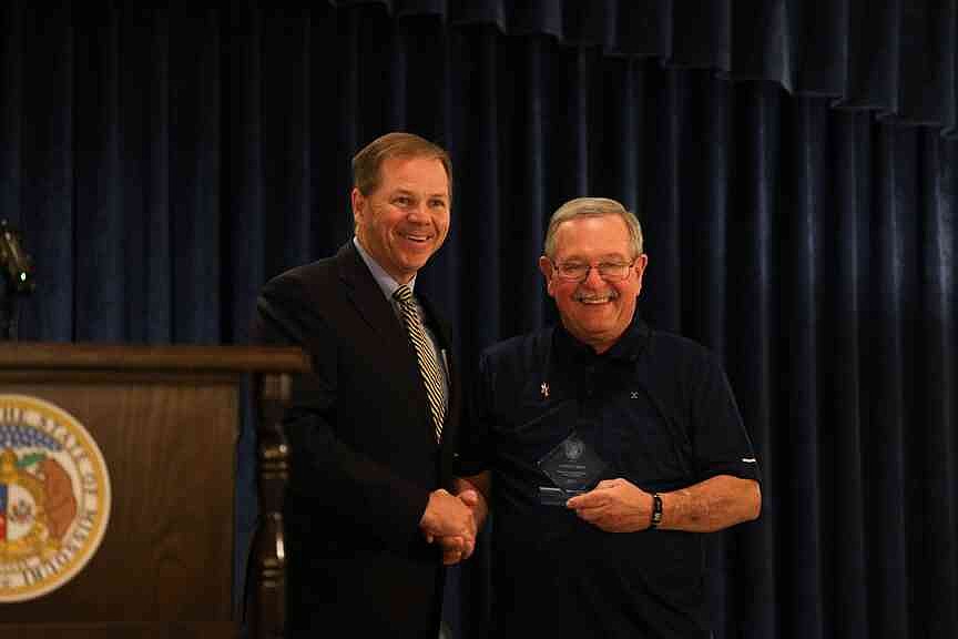 Schulte’s employee honored with ‘2025 Outstanding Older Worker’ award ...