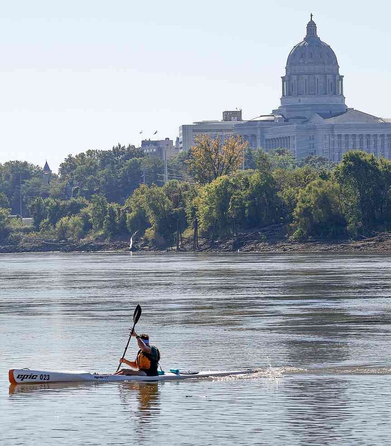 Paddlers race down Missouri River to reach Capitol dome | Jefferson ...