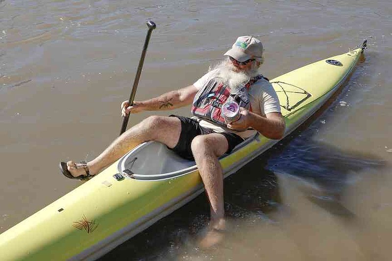 Paddlers race down Missouri River to reach Capitol dome | Jefferson ...